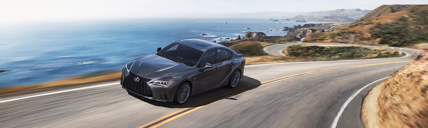 2023 Lexus IS vs 2023 BMW 3 Comparison